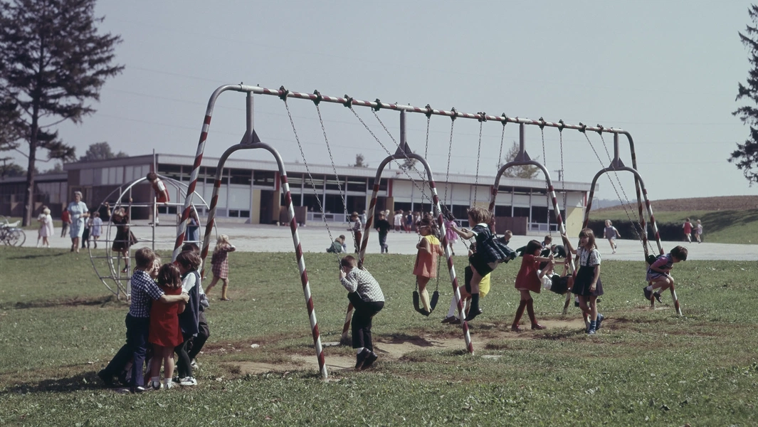 Australia urged to adopt national play strategy amid global shift