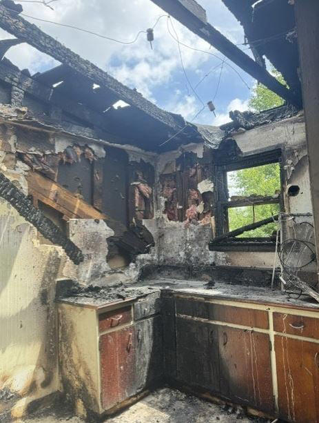 Fire causes extensive damage to Mayfield Heights home