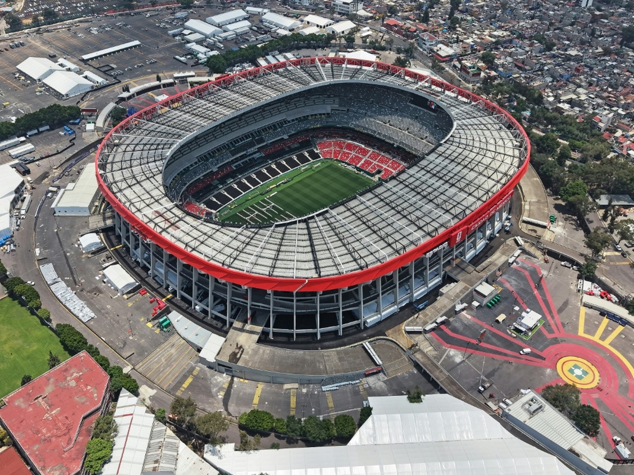 Tausende Demonstranten: Straßenblockade rund ums Aztekenstadion