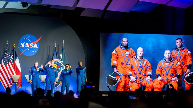 NASA picks Artemis III crew for mission featuring SpaceX moon lander tests