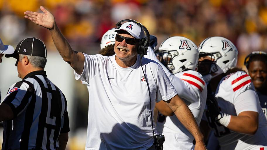 Former Husky QB Akina reportedly gets another coaching job