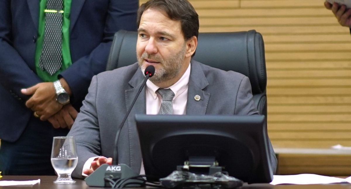Alex Redano solicita reforma para a Escola Carlos Drummond de Andrade ...
