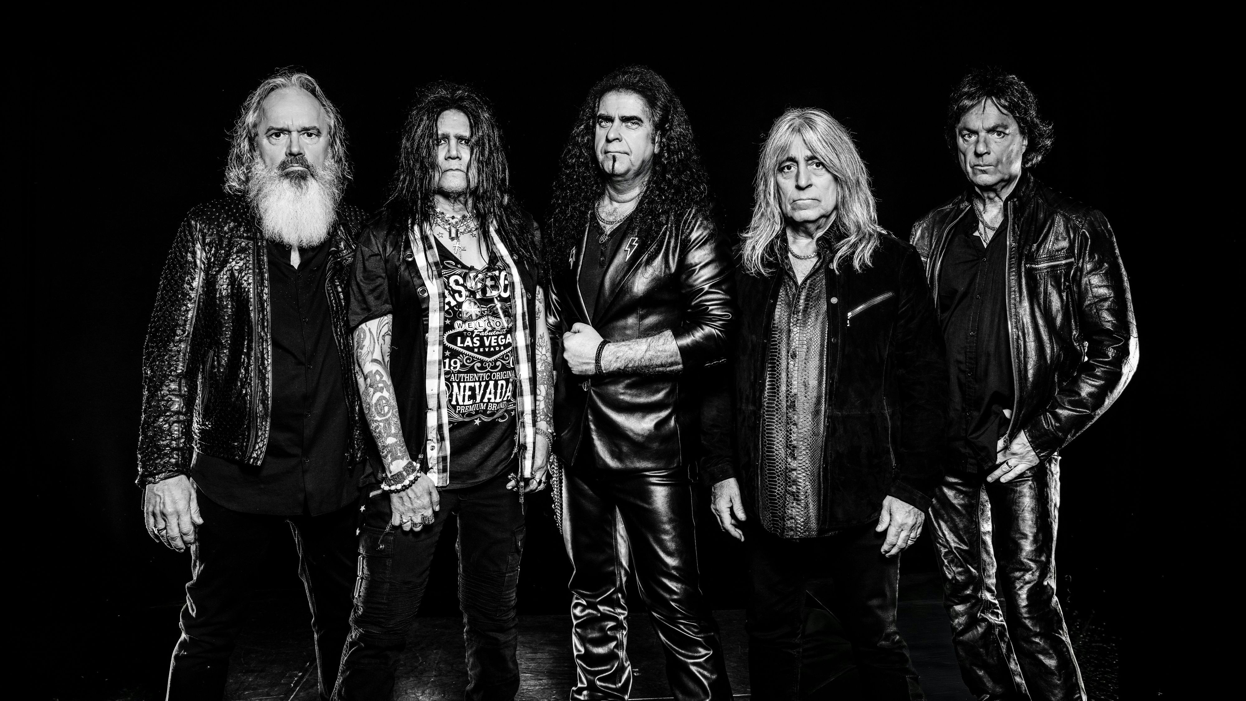 Diese Heavy-Metal-Supergroup pfeift auf Trends