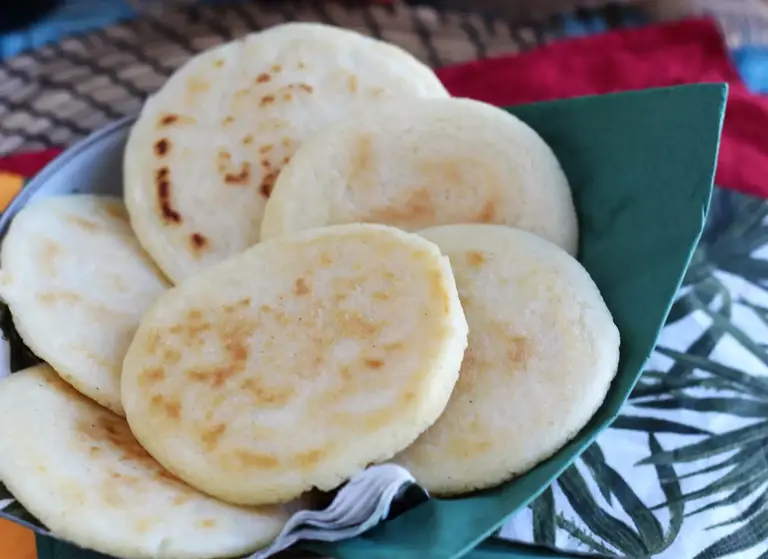 Arepas venezolanas, panecillos sin gluten con sólo 3 ingredientes