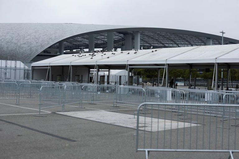 Soccer-SoFi Stadium workers reach tentative contract days before World Cup
