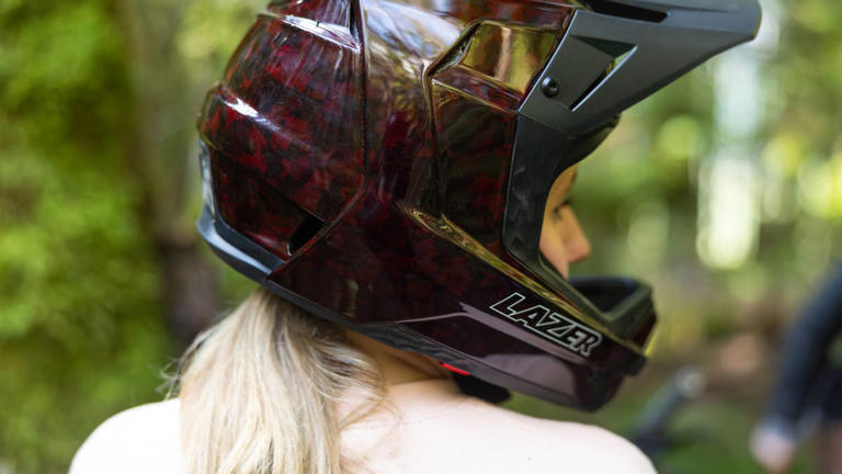 New lightweight carbon downhill helmet from Lazer