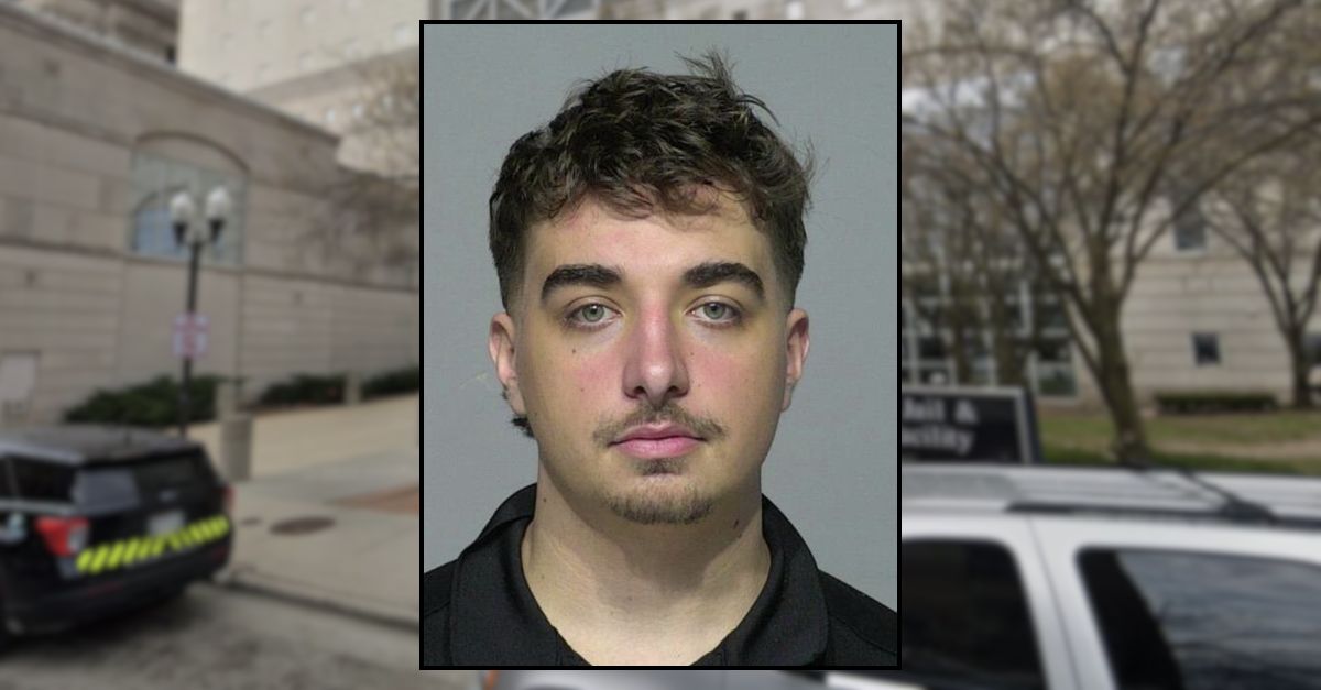 Man tells date he has a 'surprise' for her, which turned out to be a ...