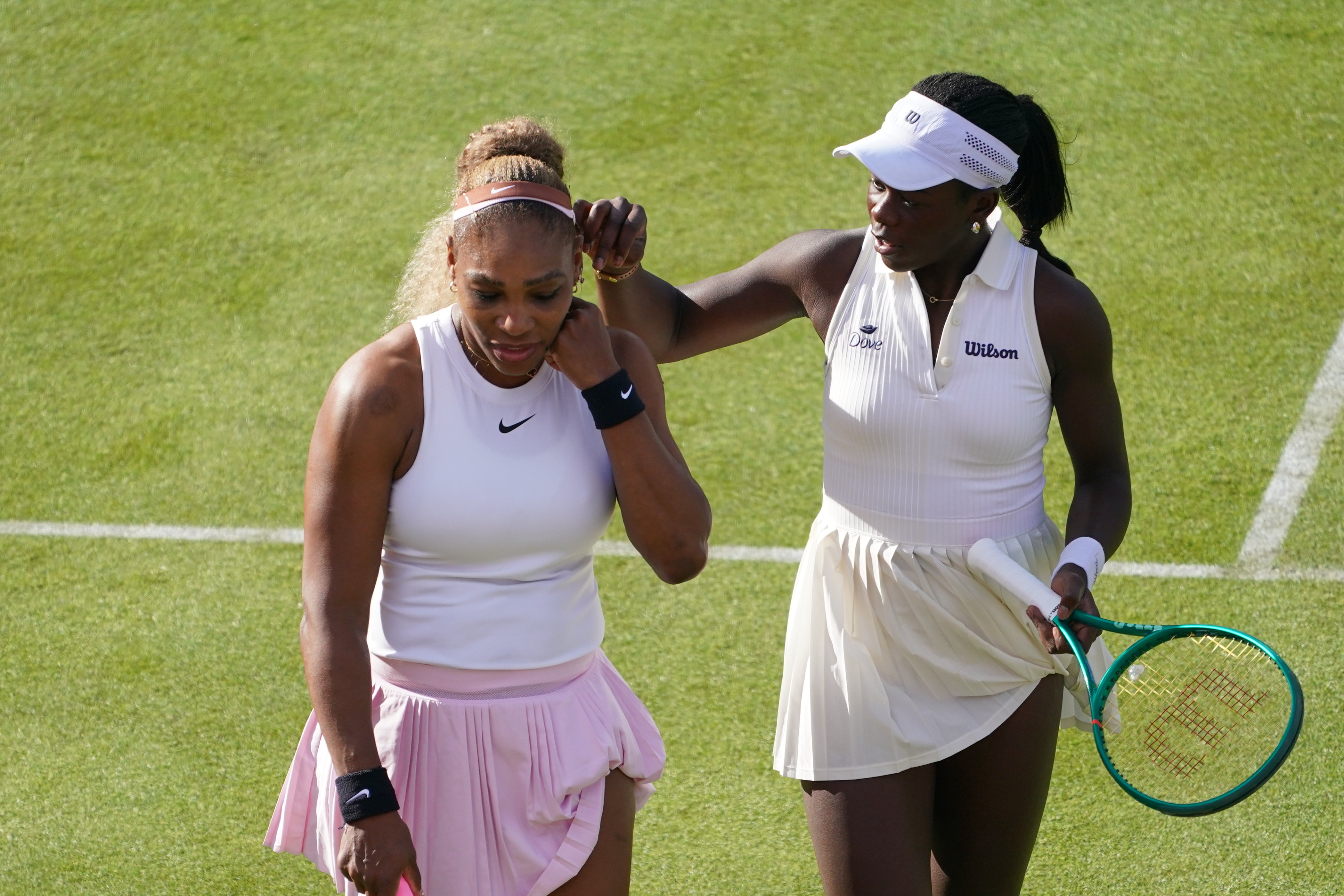 Williams, 44, wins first set of comeback in first match in four years
