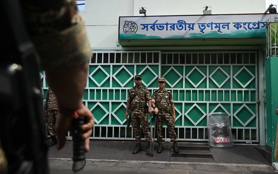 CID raids TMC offices as Mamata meets Sonia in Delhi