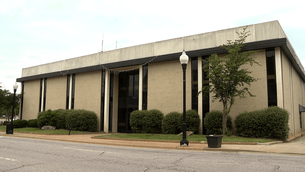 Town hall building in Canton to be demolished by end of June