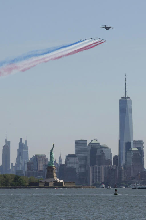French air force soars through NY skies in Statue of Liberty flyover