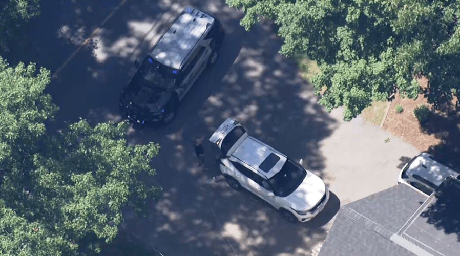 Franklin police urge public to avoid Pond Street area after pursuit