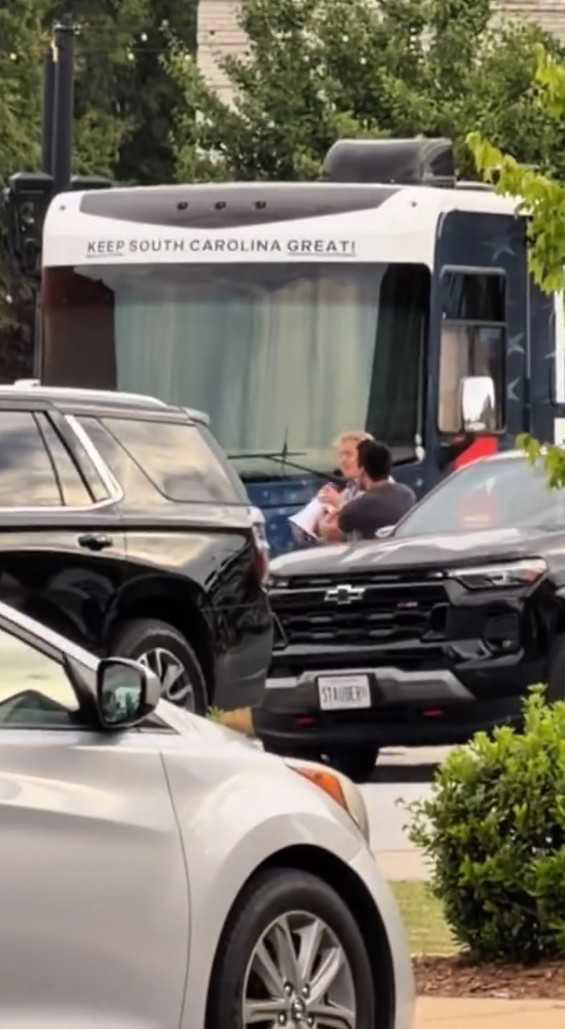 Video shows what led to arrest of campaign volunteer outside Pamela ...