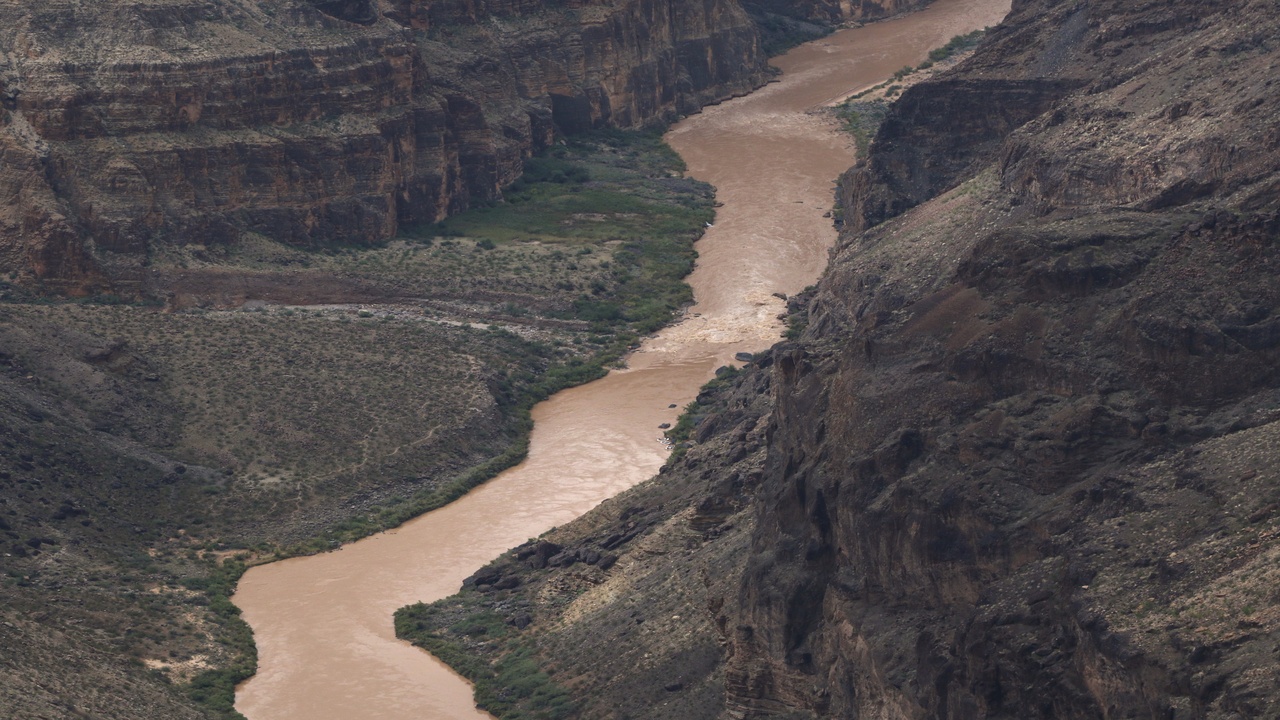 You can stand on the raw edge of Arizona here, 3,000 feet above the ...
