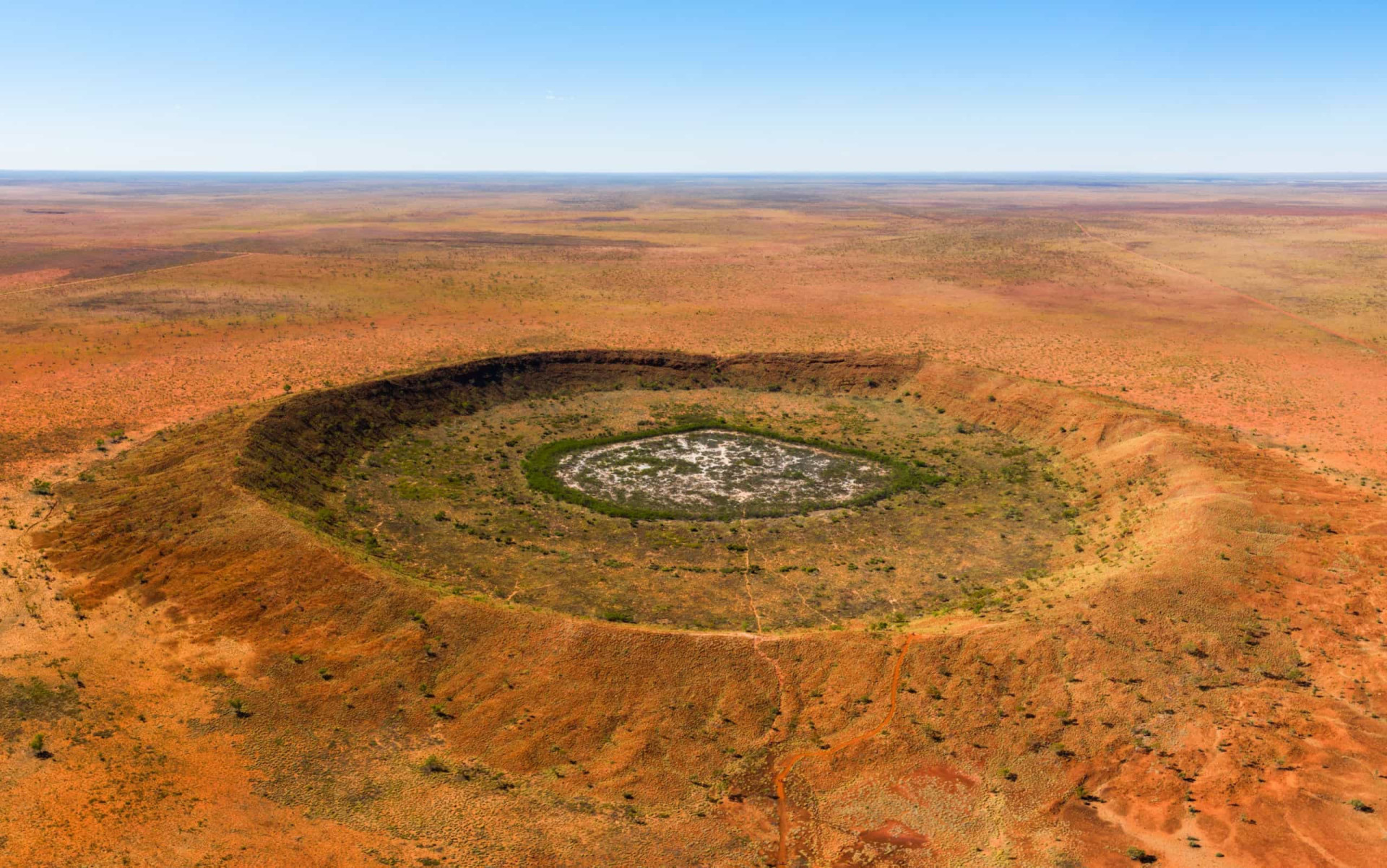 Meteorite and asteroid impact craters found on Earth