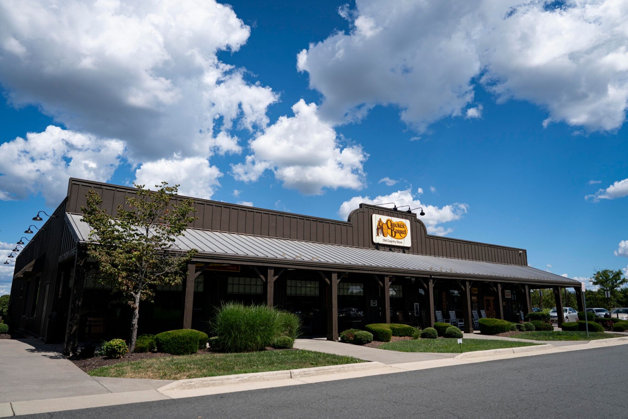 Cracker Barrel lures diners with patriotic shirts, salt shakers