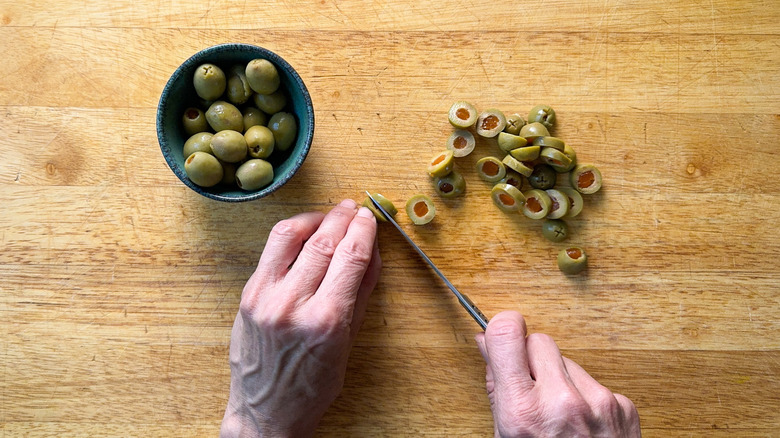 Spanish-inspired tuna salad with white beans and oranges recipe