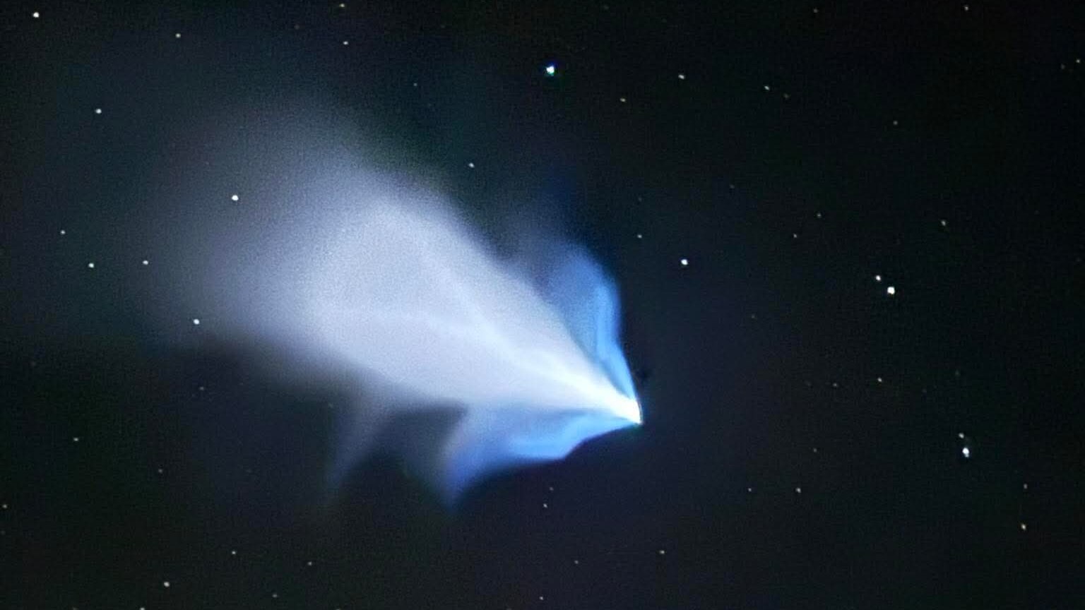 Chinese-launched rocket lights up Australian skies as it heads for orbit