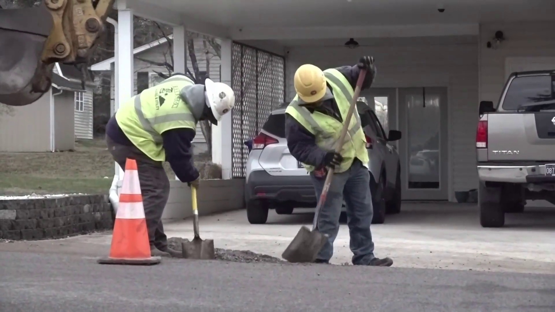 Oak Ridge water main breaks cause milky water, officials work on fixes