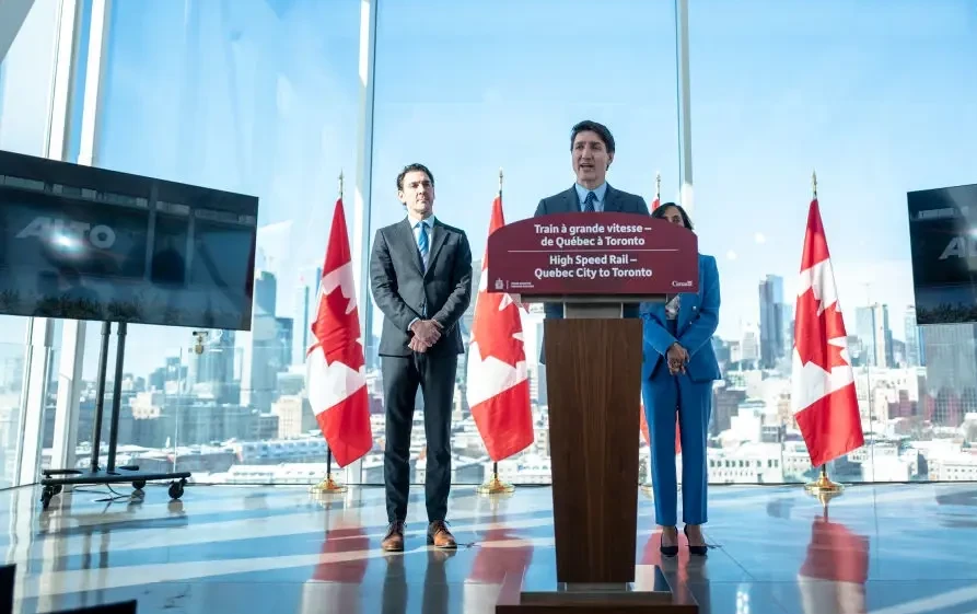 PQ vows Quebec exit from Alto rail if elected