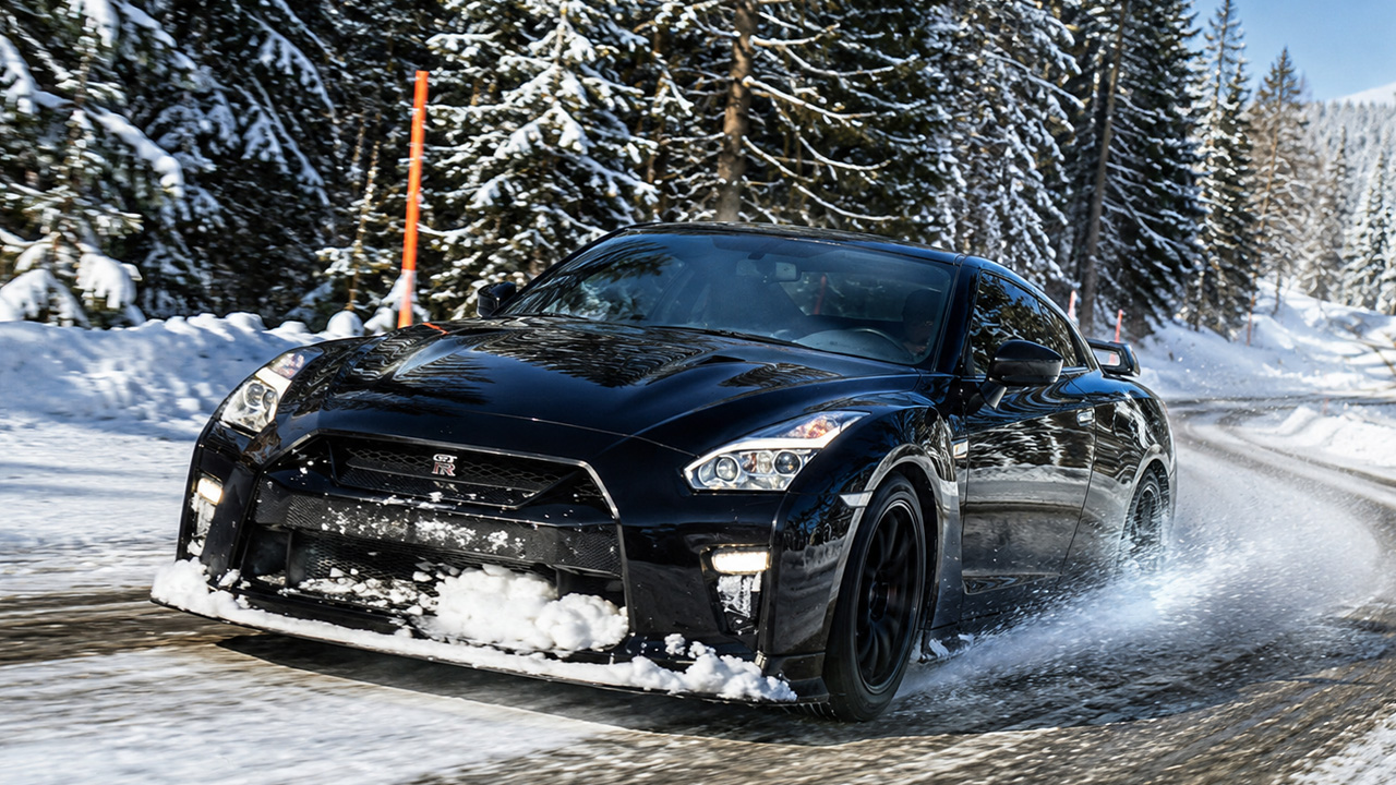 900HP Nissan GT-R Breaks After Snow Drifting And Flames