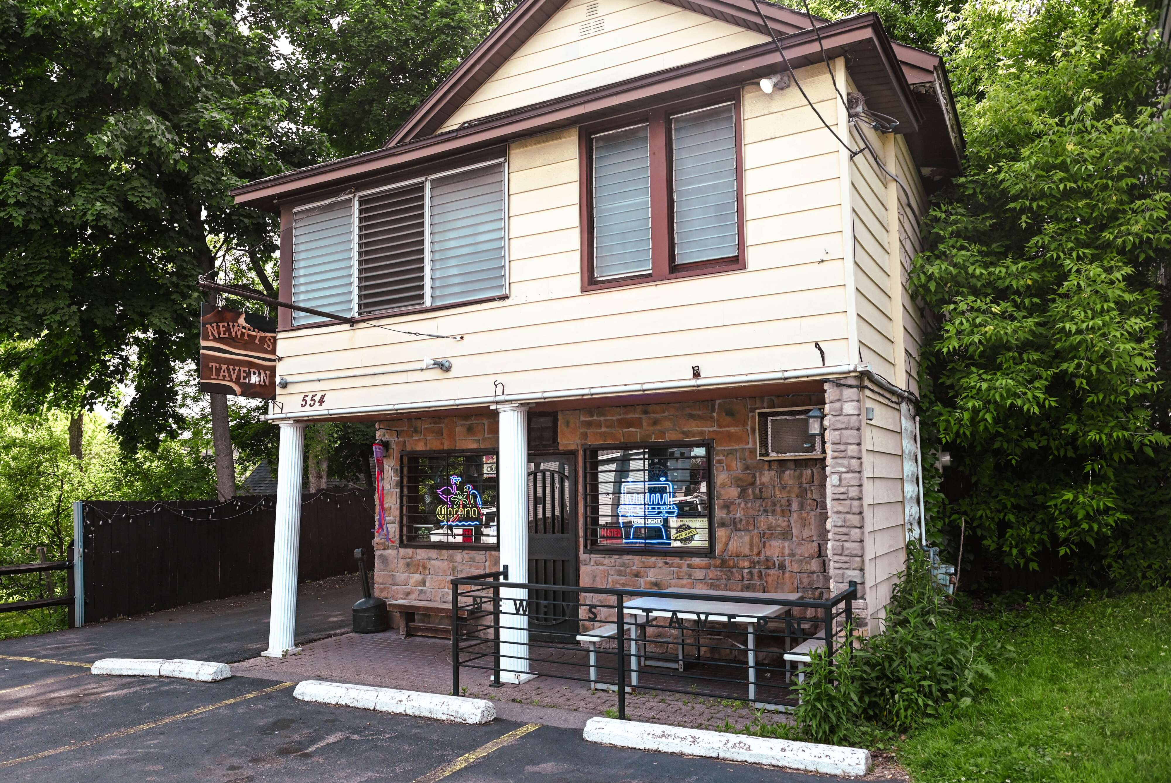 Syracuse’s tiniest bar was never supposed to work. Nearly 80 years ...