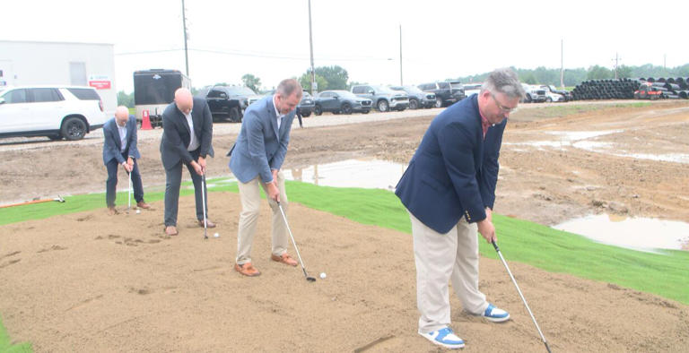 TaylorMade trades shovels for golf clubs at Evansville groundbreaking