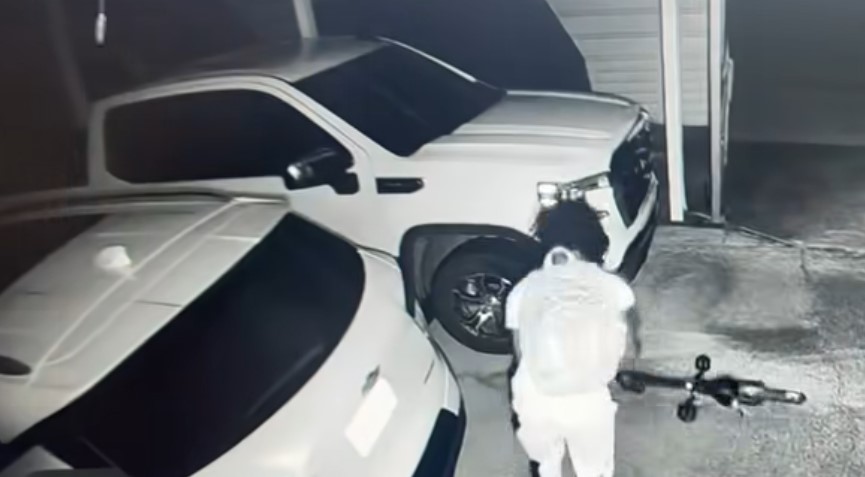 St. Martinville police seek suspect in series of car burglaries