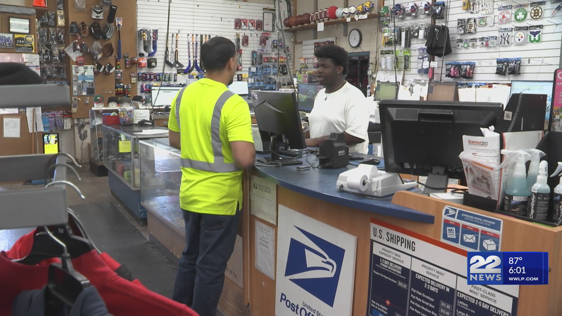 Lawmakers fight to save Springfield post office