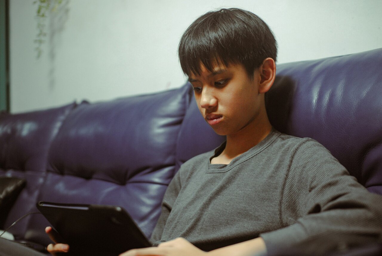 Moderate screen time in first 3 days after concussion linked to teens ...