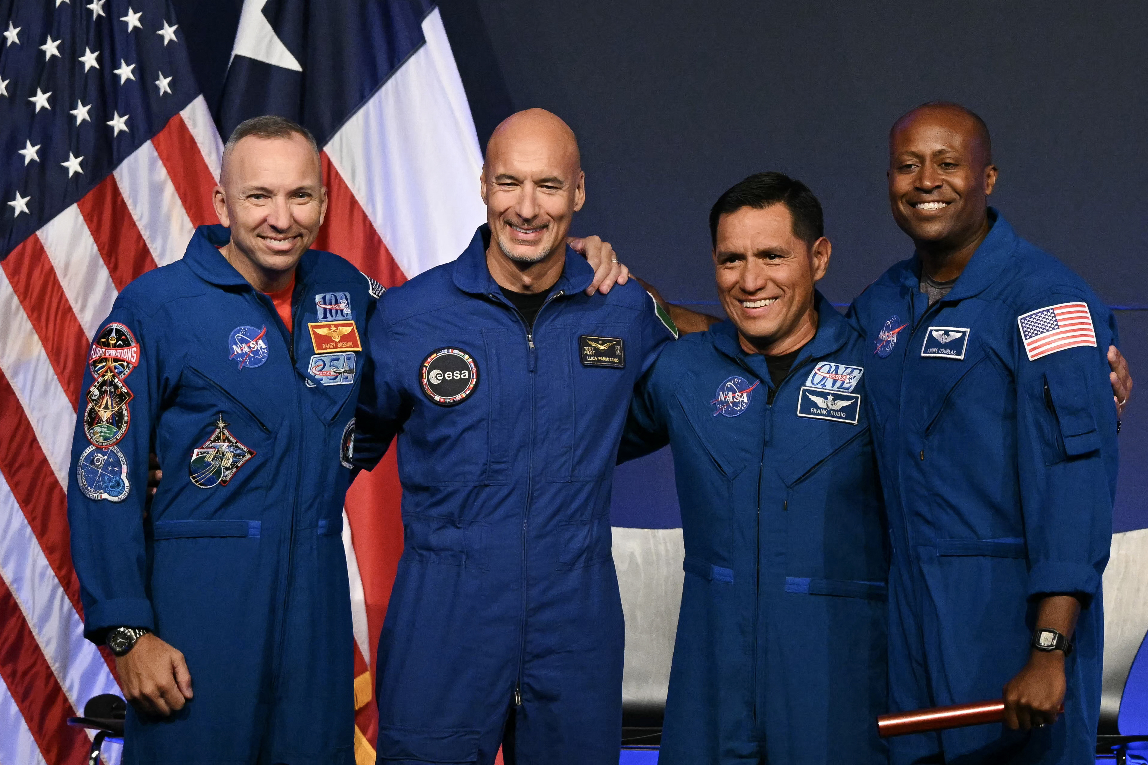 NASA announces the crew of Artemis 3, four astronauts who will 'take ...