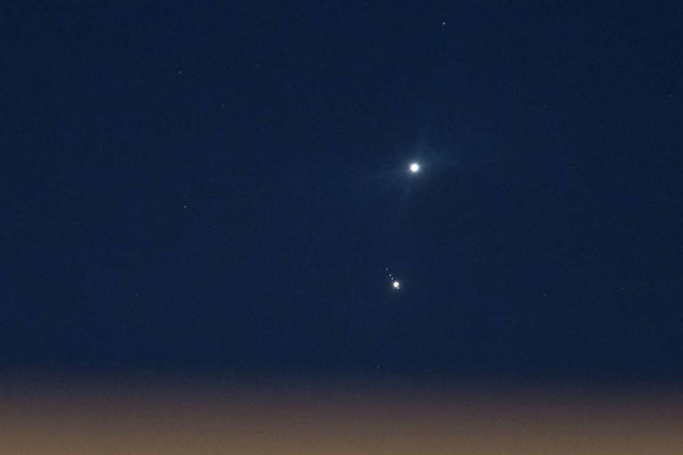 Jupiter, Venus to meet in conjunction on Tuesday night. Here's how to ...