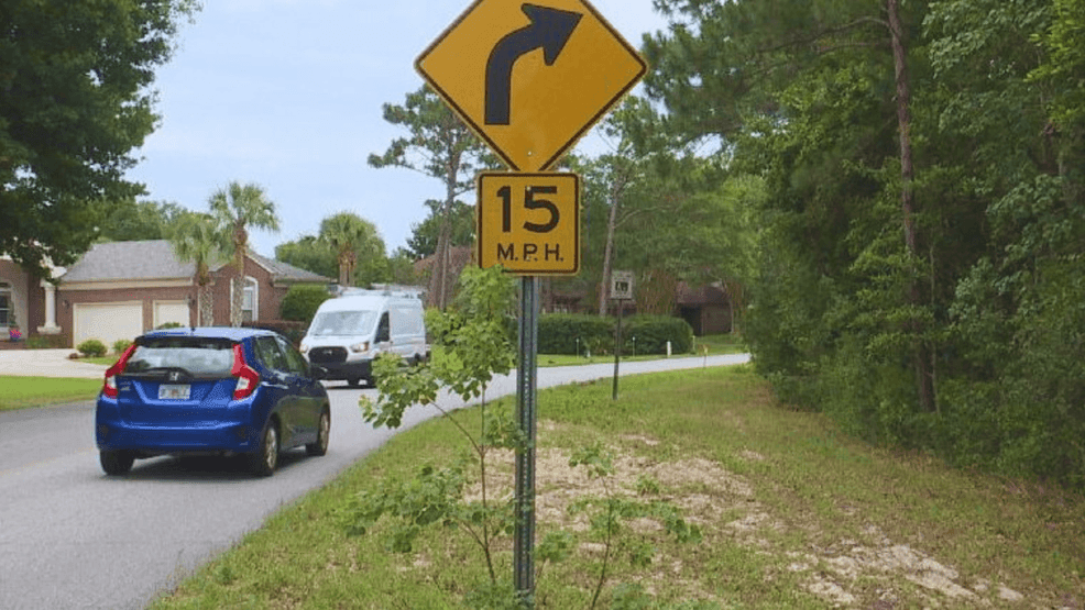 Navarre residents report speeding drivers tearing up yards, breaking ...