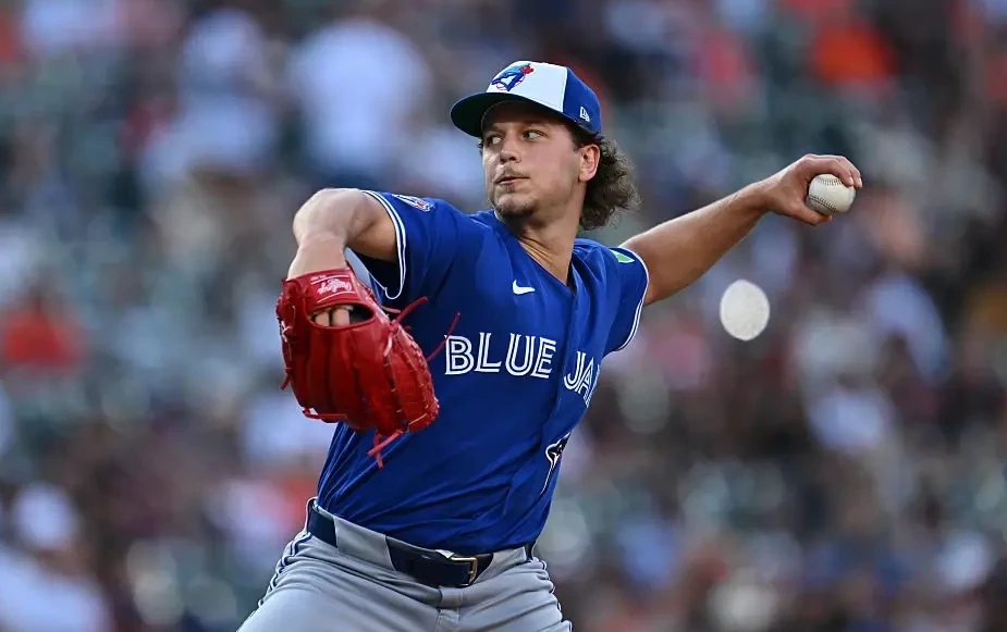 Blue Jays send Macko to Triple-A, Brewers sign Lara