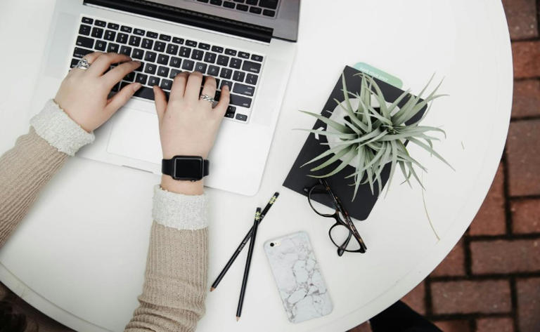 These remote jobs pay over $85,000 a year and let you work from home ...
