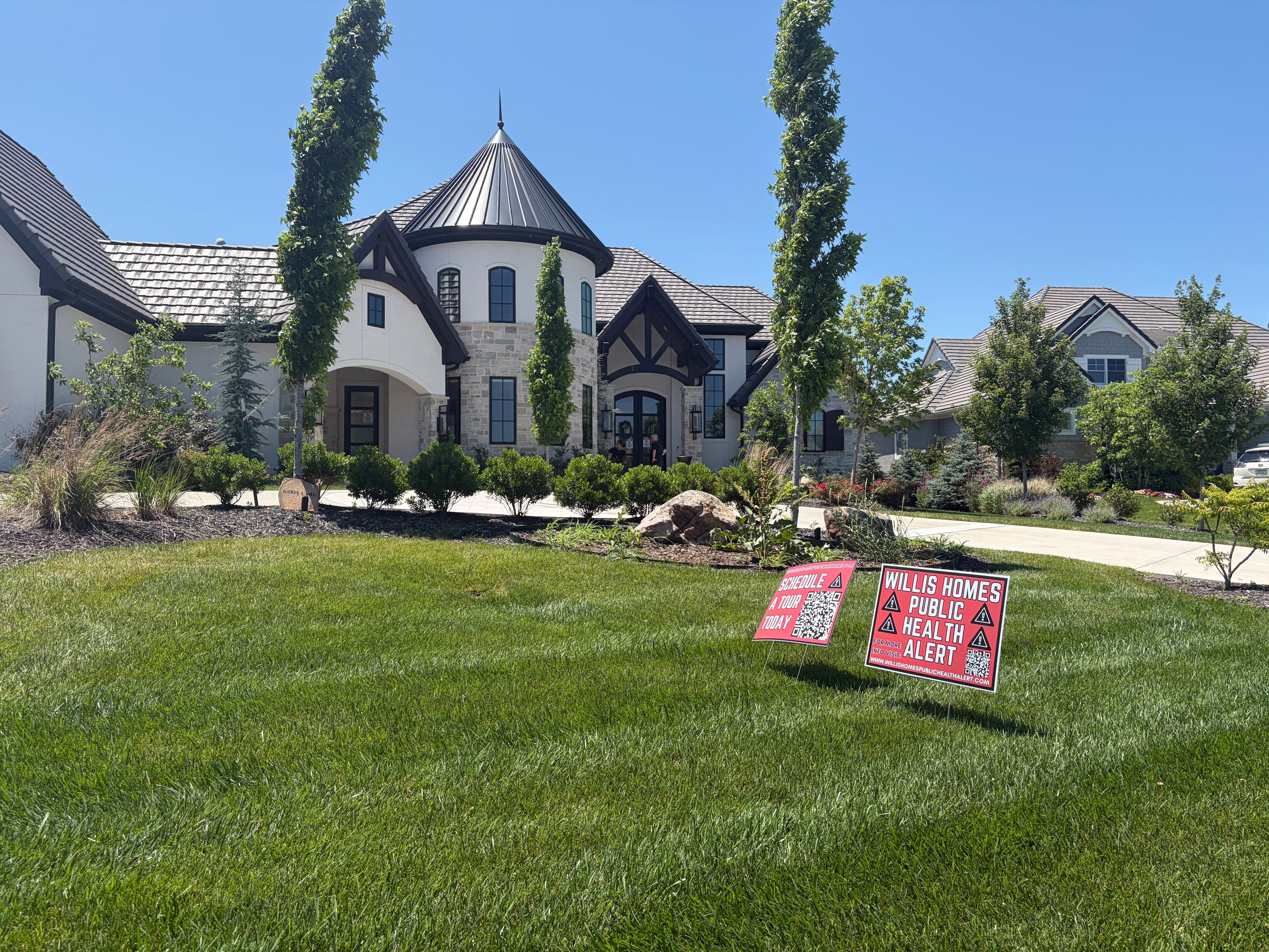 Metro 'public health alert' signs tied to Overland Park luxury home ...