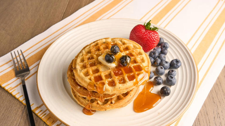 14 frozen breakfast items with over 15 grams of protein