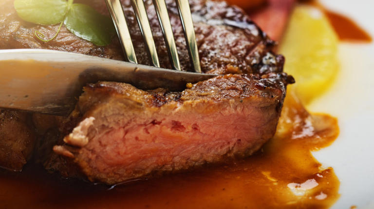 Outback Steakhouse vs Yard House: Which has the more affordable filet ...