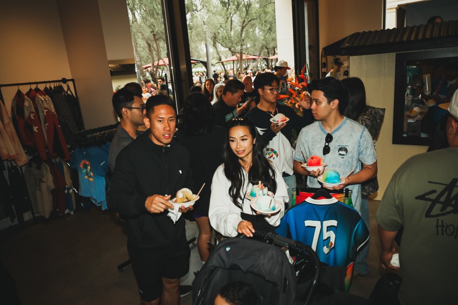 Photos: Shave ice legend makes California debut, locals line up for ...