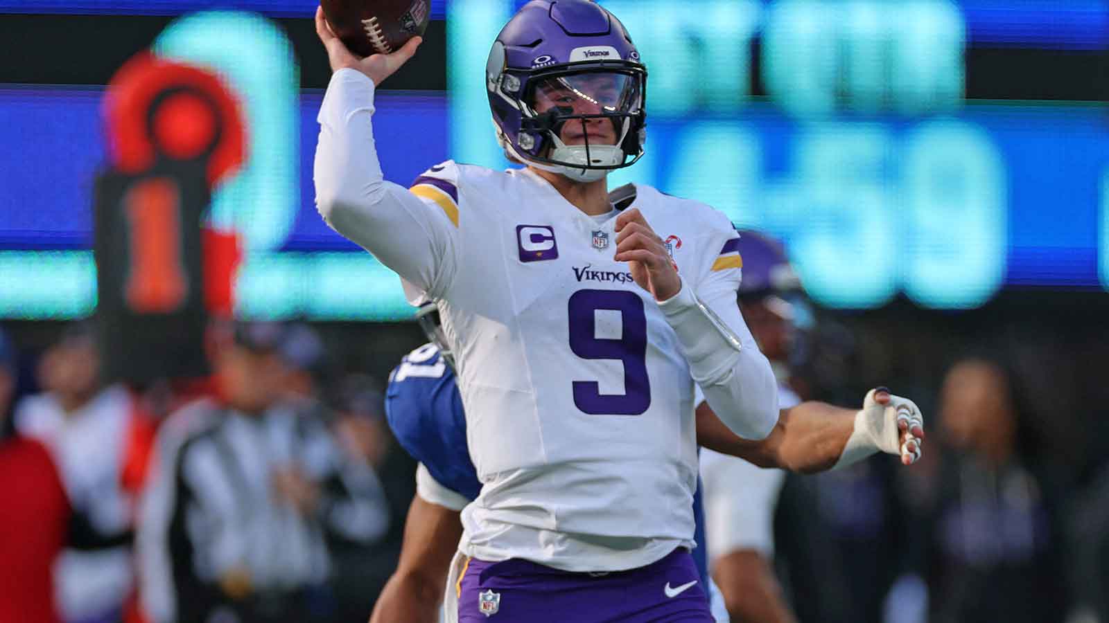 Vikings’ JJ McCarthy completely shuts down trade talks amid Kyler ...