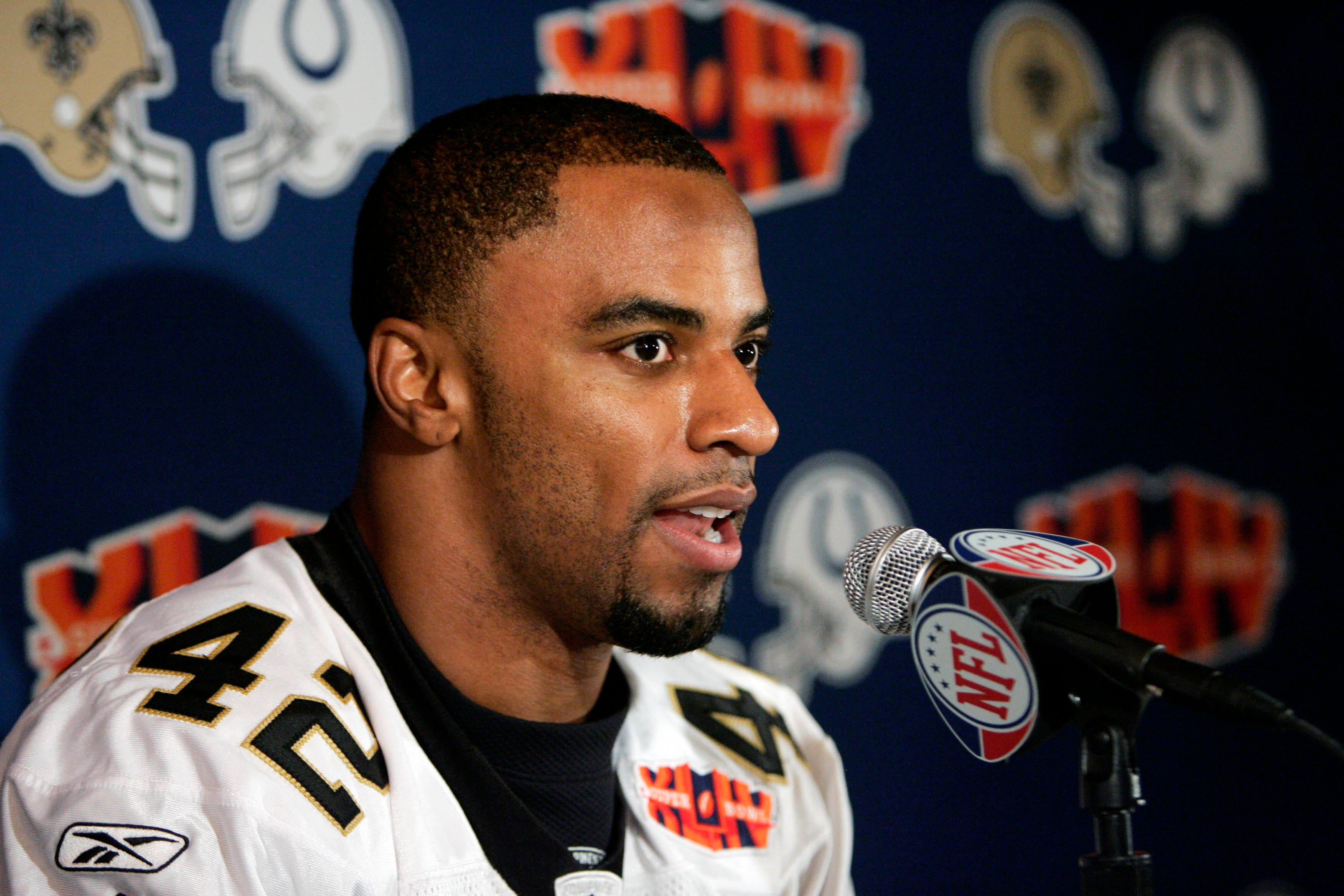 Former NFL star, serial rapist Darren Sharper out of federal prison