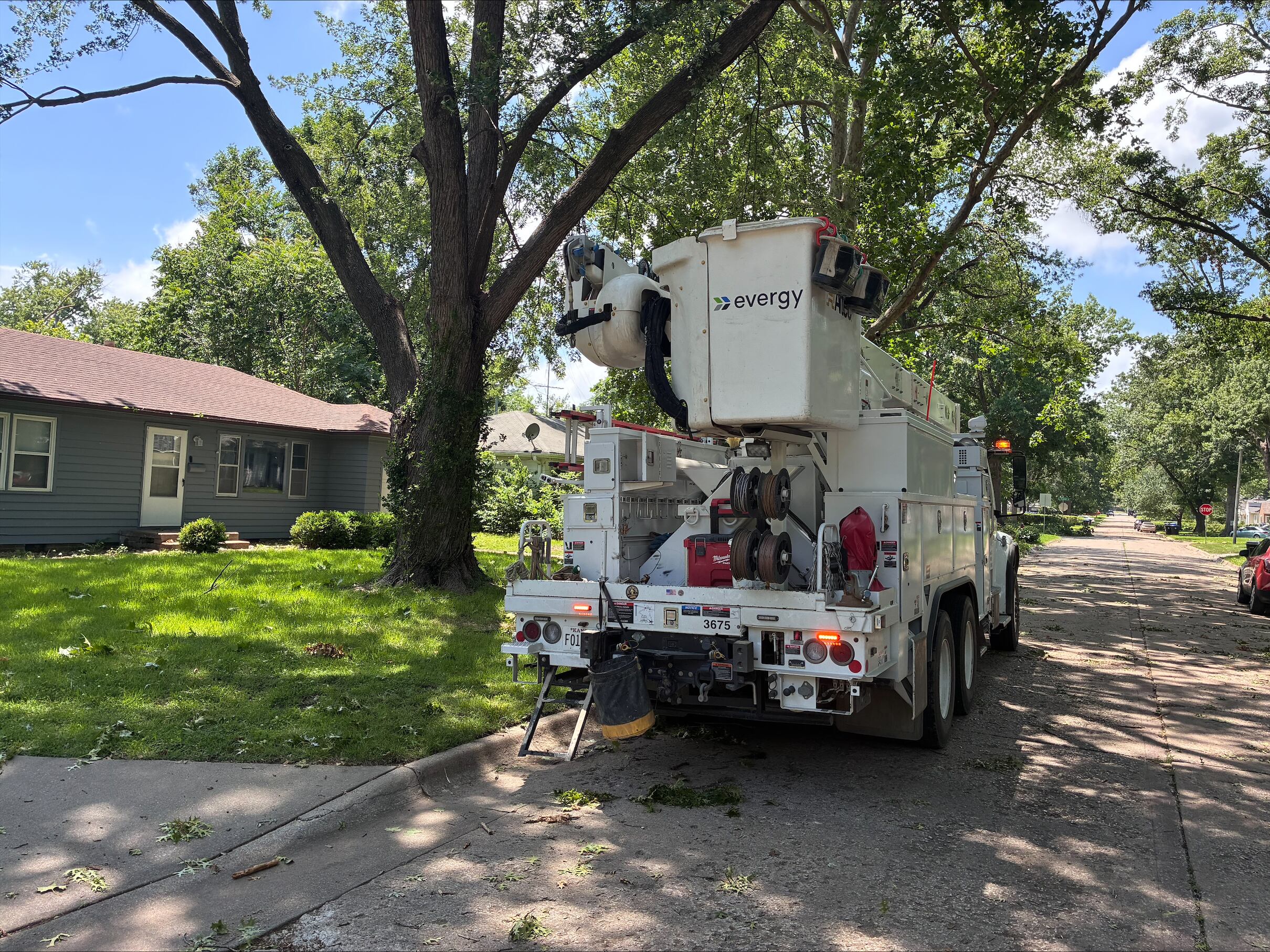 Evergy reports power outage progress, but repairs could take days