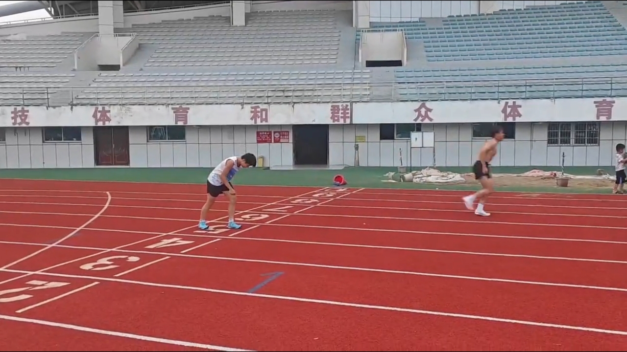 Unexpected collision shakes Guangxi track meet