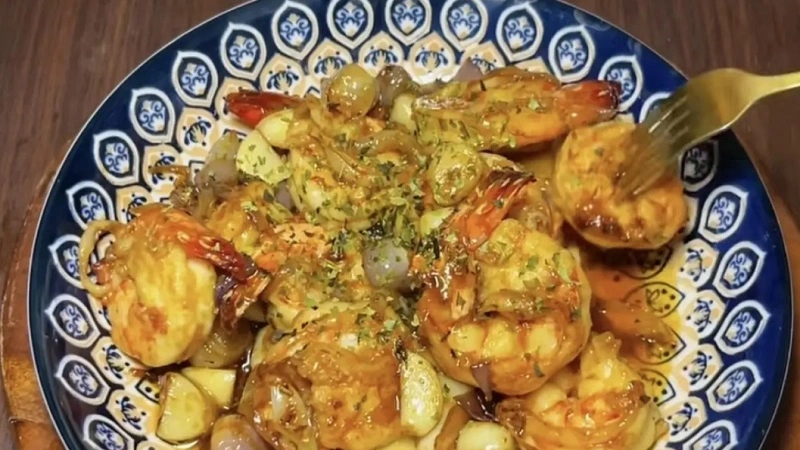 Caramelized butter prawn