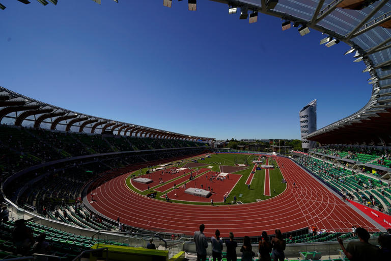 University of Oregon's Hayward Field evacuated following bomb threat