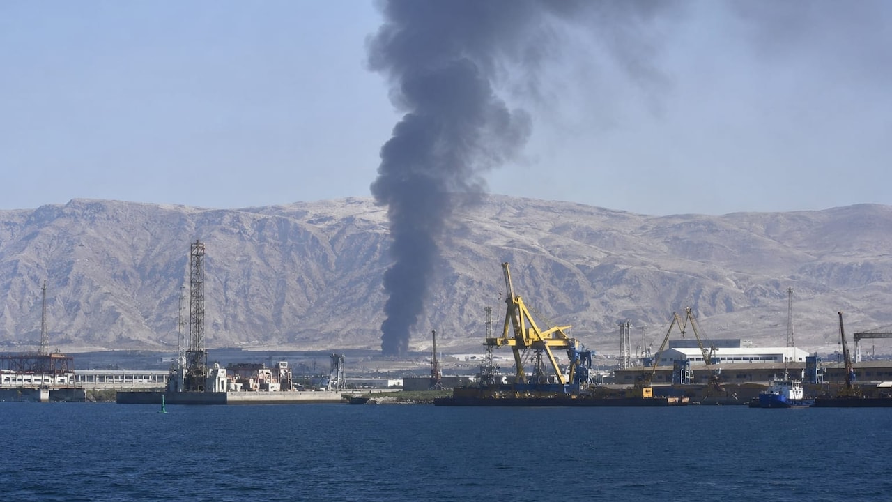 Explosions heard in Sirik near Hormuz, Qeshm Island after US launches ...