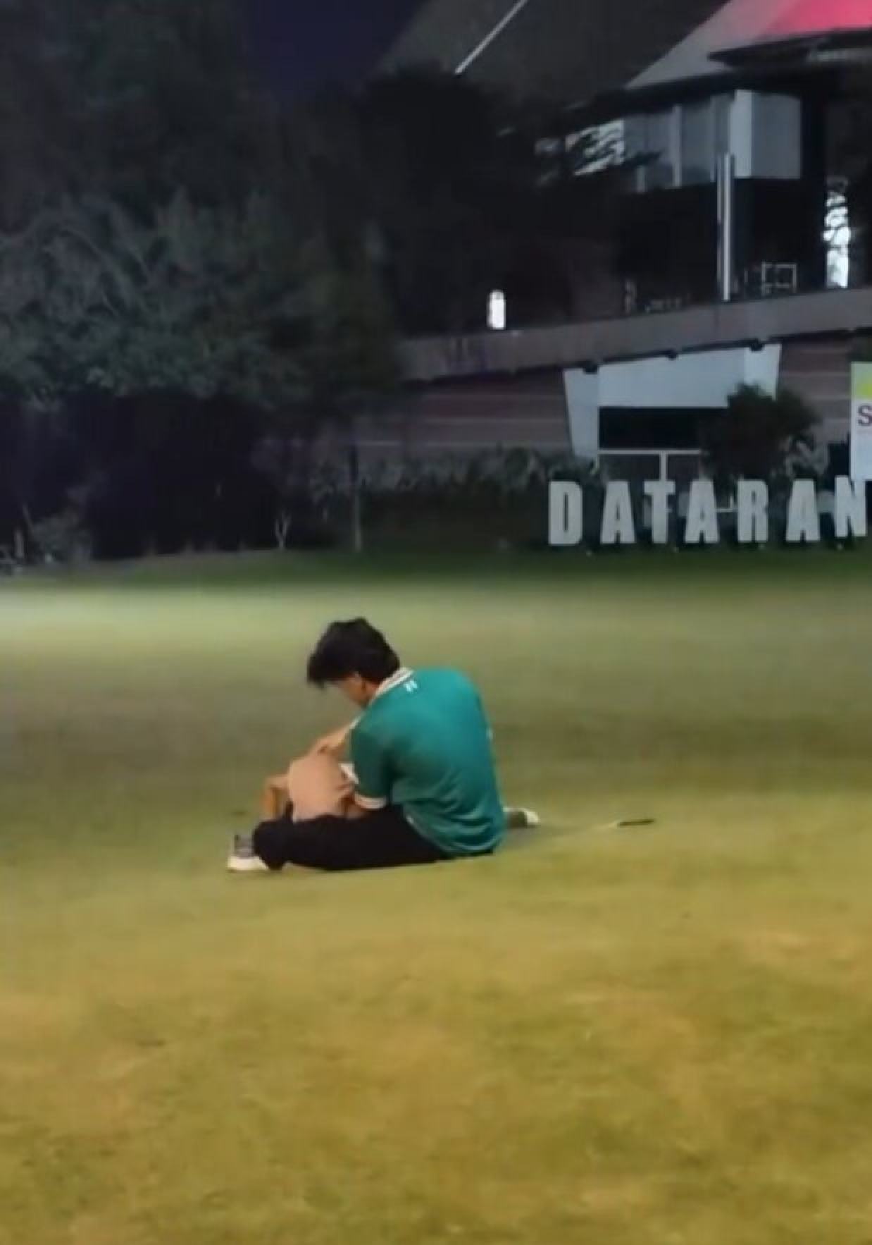 In Malaysia, video of cuddling couple renews debate over public ...