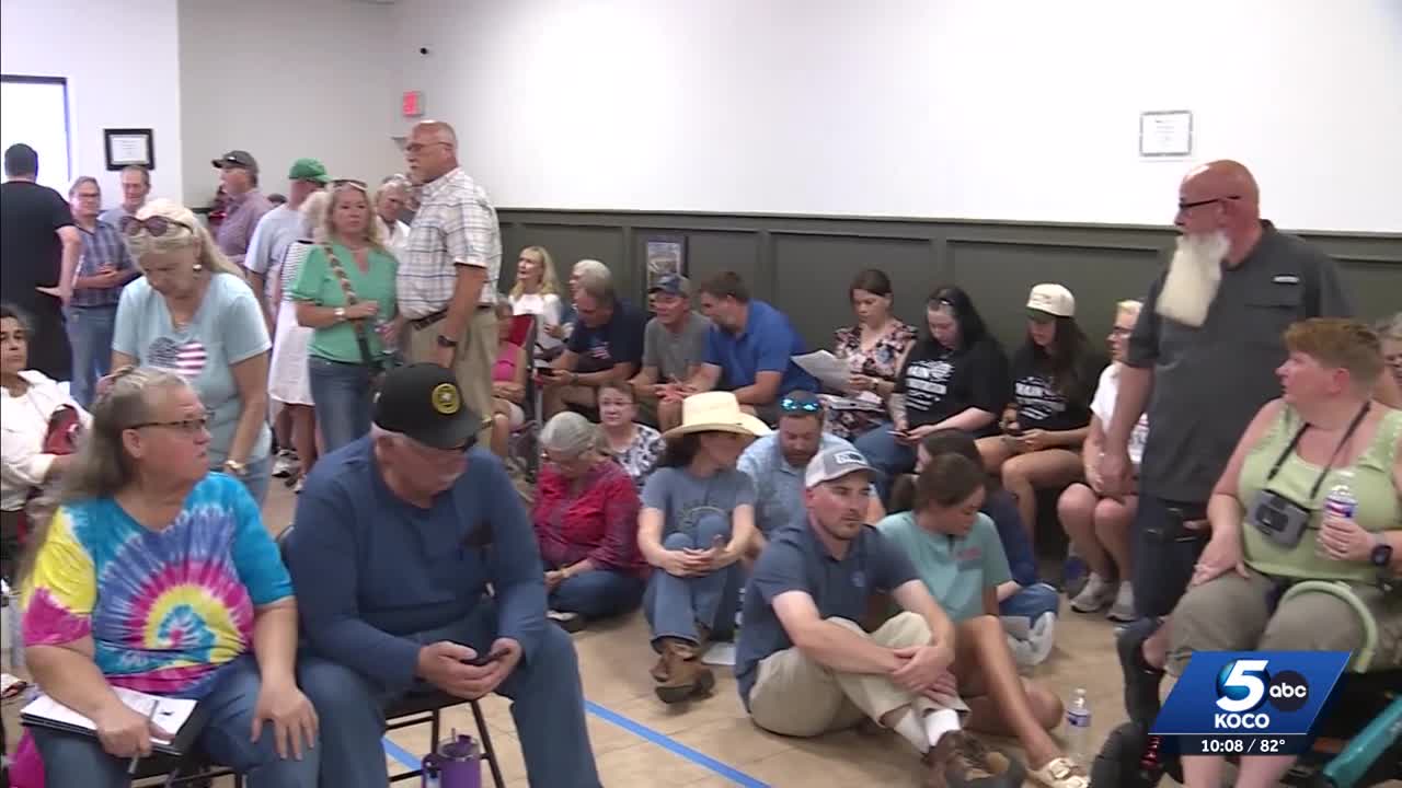 Luther postpones data center meeting after large crowd packs City Hall