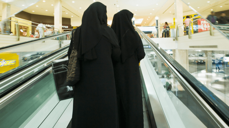 Spanish tourist hotspots consider burka ban and £25,000 fines in ...