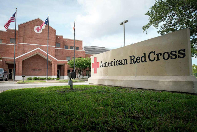 Red Cross offers donors a chance at $7,500 gift card in summer blood drive